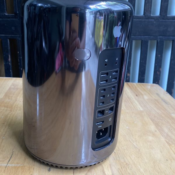 Apple Mac Pro Xeon E5 3.5G, ram 32G, 512G, Dual AMD Fire Pro D300