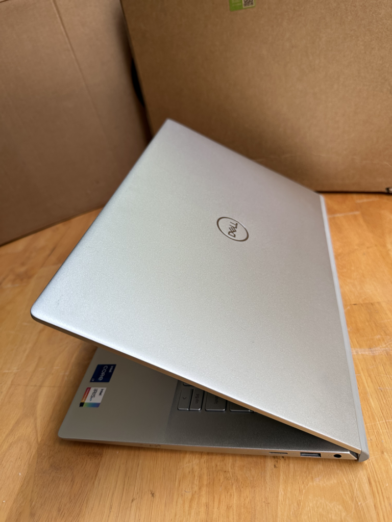 Dell inspiron 5402, Core i7 -1165G7, 16G, 512G, 14in, Full HD